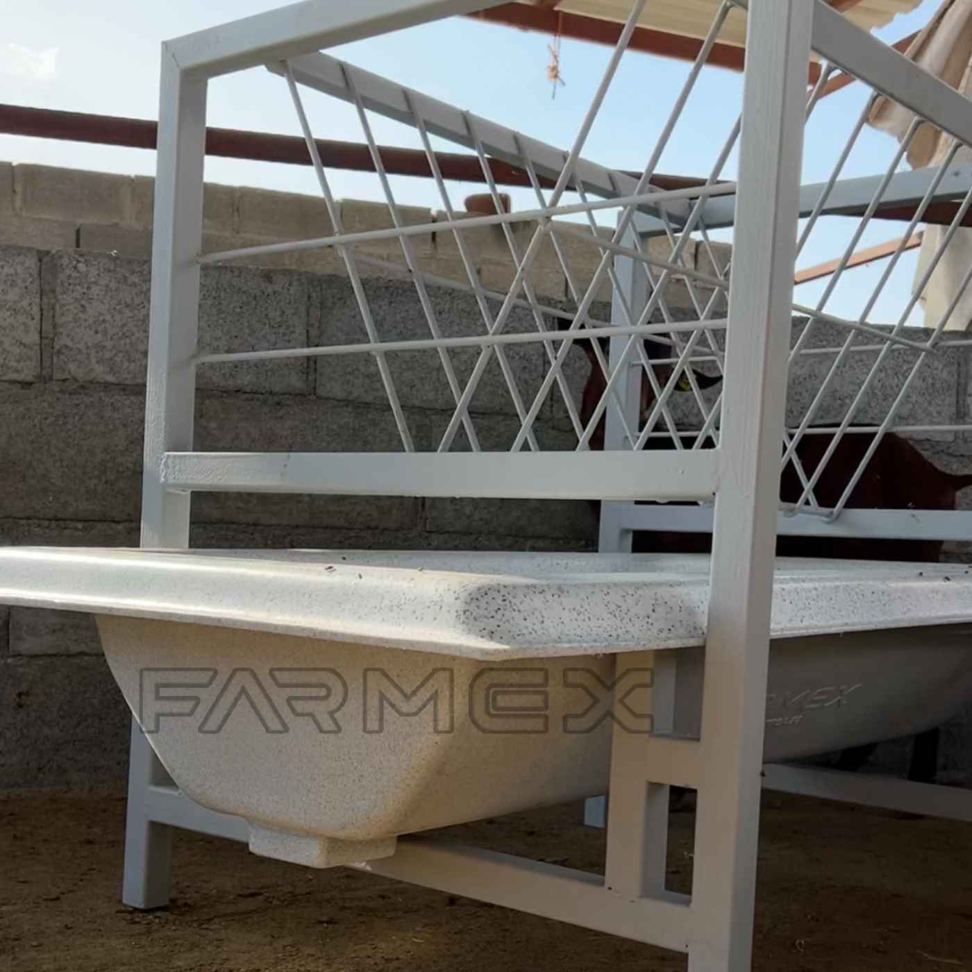 Farmex Trough 110 Liter - Danish V-Anti Rust Hot-Dip Galvanised